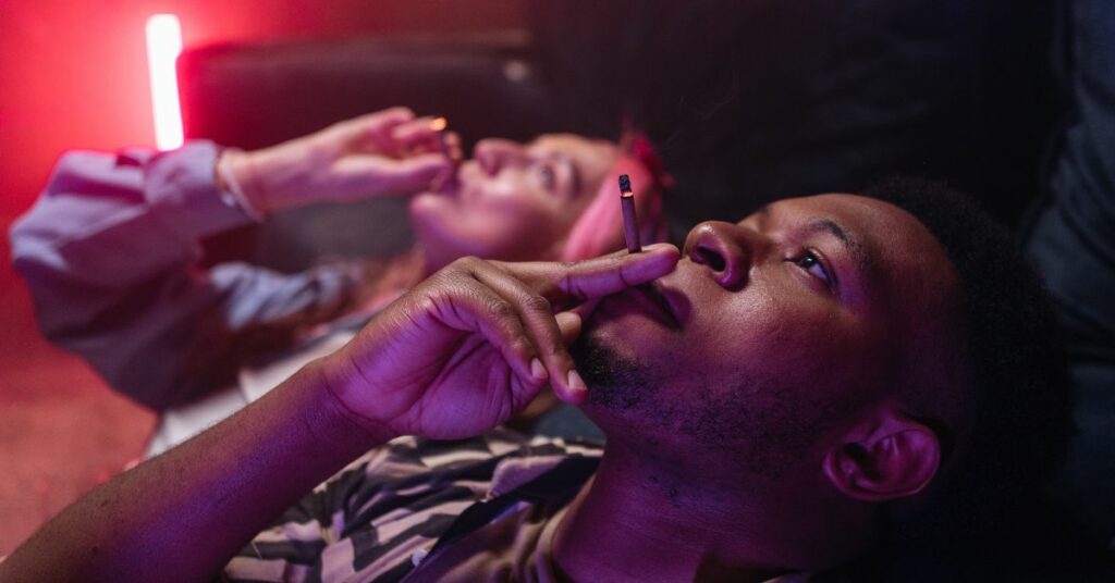 How to Tell if Your Kid is High? Signs Drug Use & Addiction